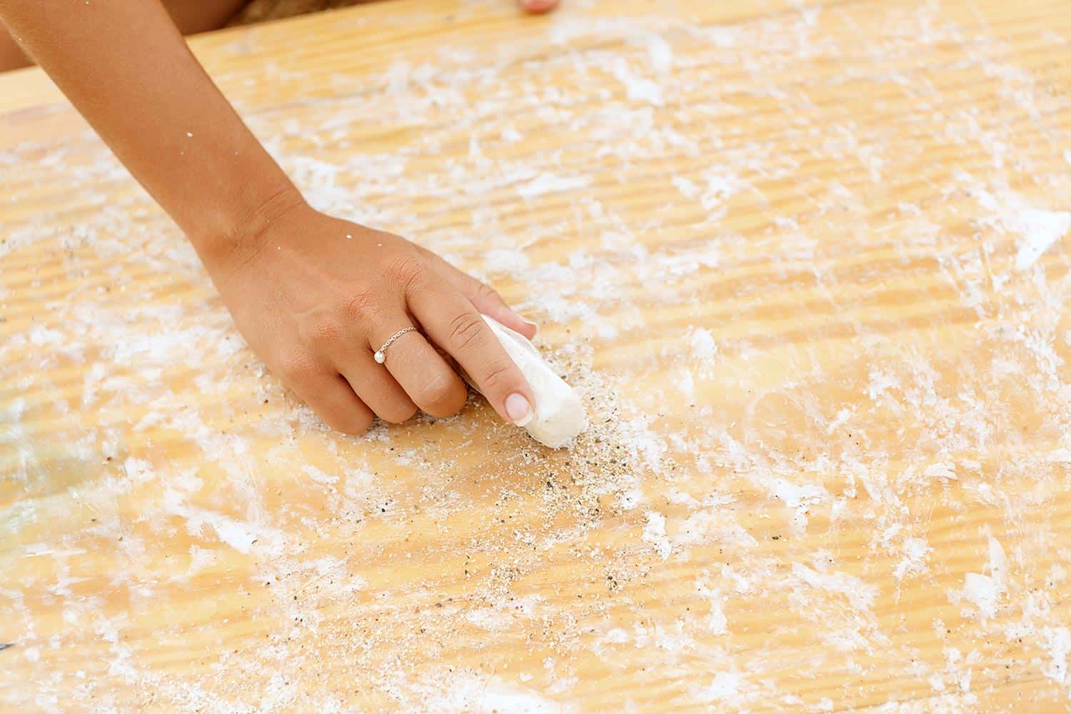 How To Wax A Surfboard Like a Pro